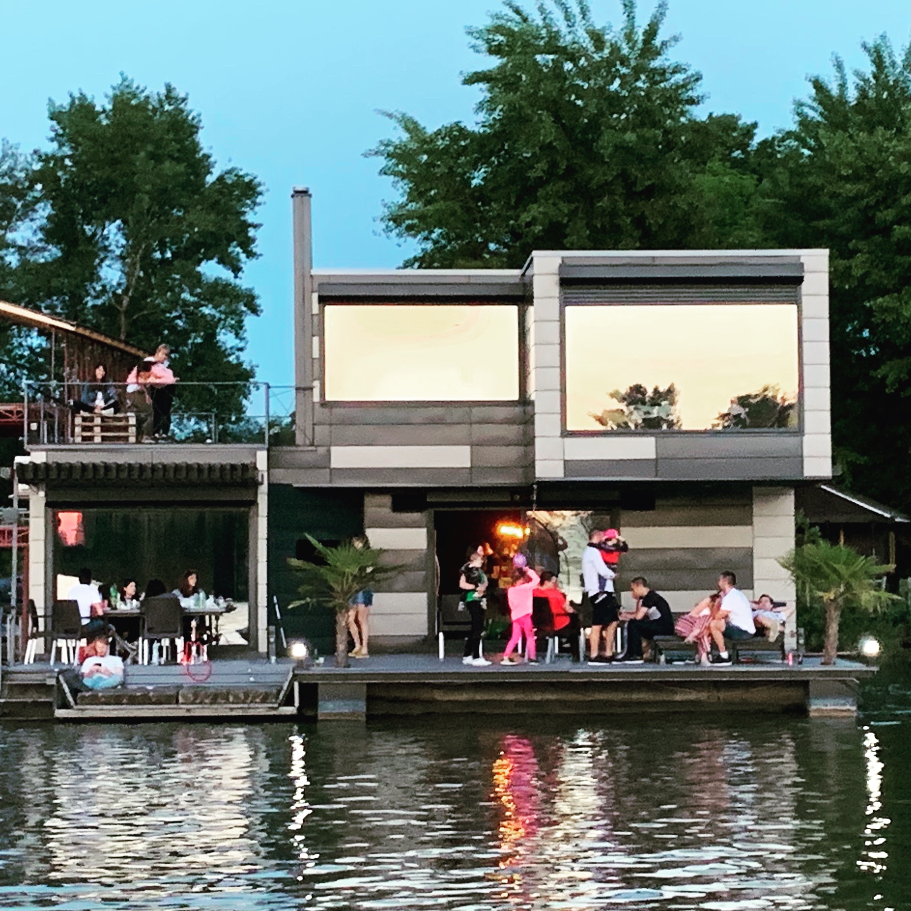 WTF lounge – WTF Properties